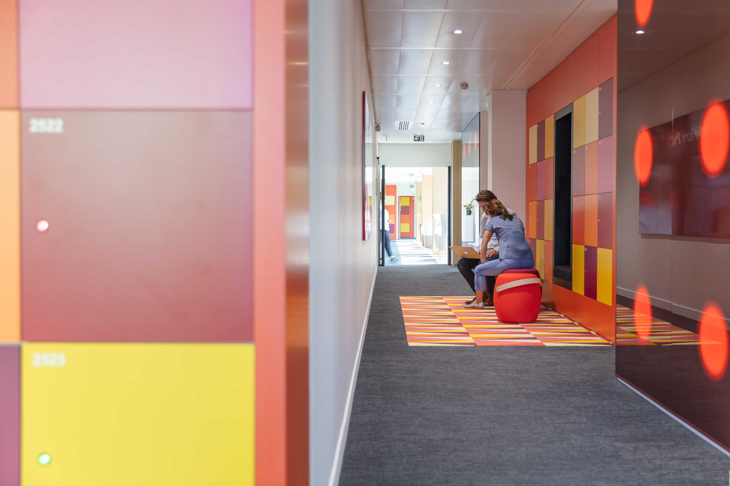 Vecos | Articles and trends on future of work and workplace strategy